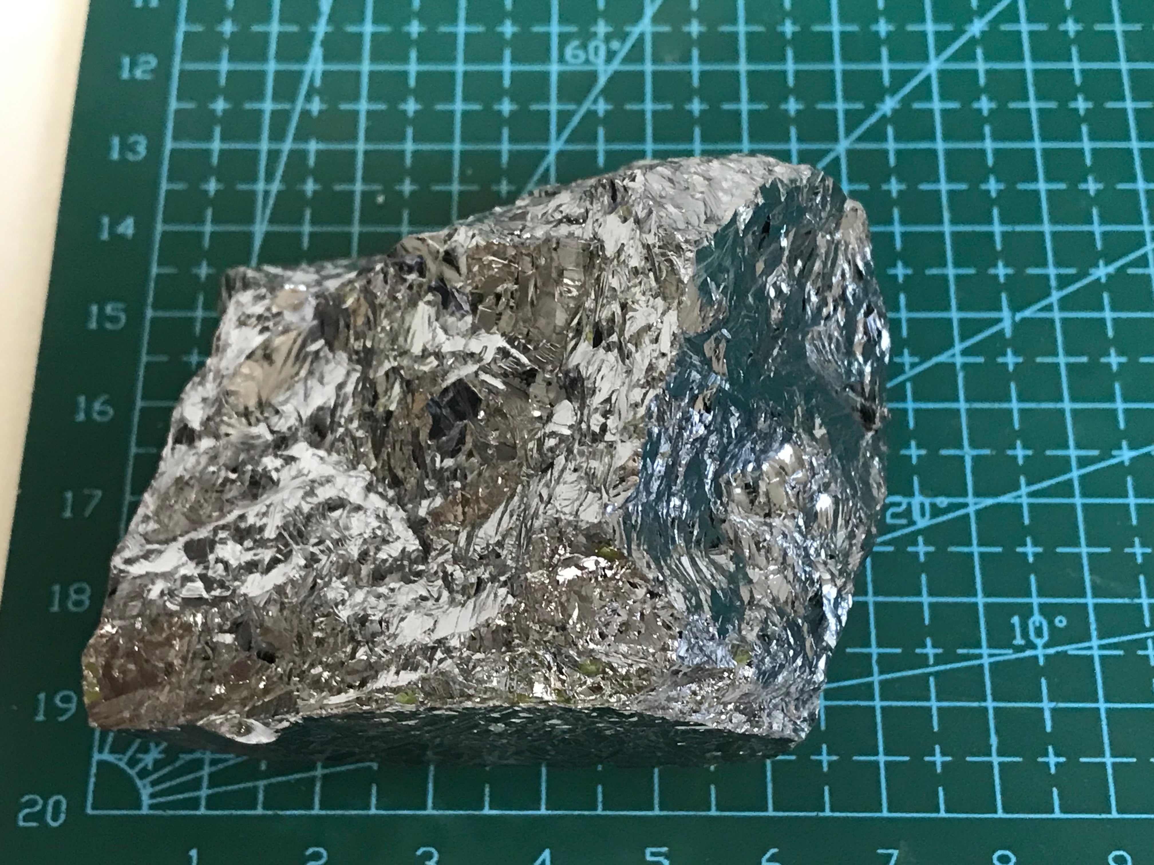 Silicon – Crystal and fossils