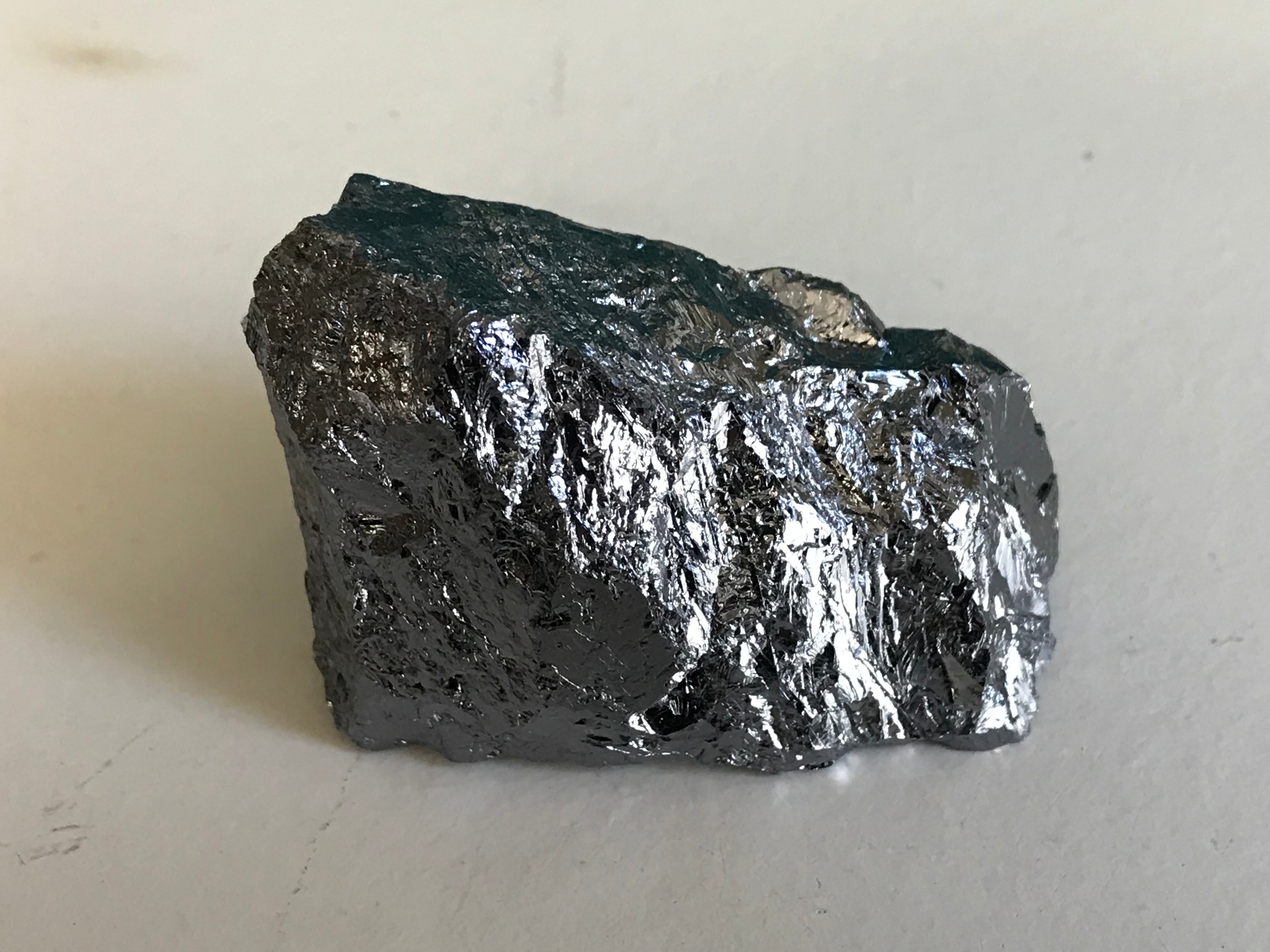 Silicon – Crystal and fossils