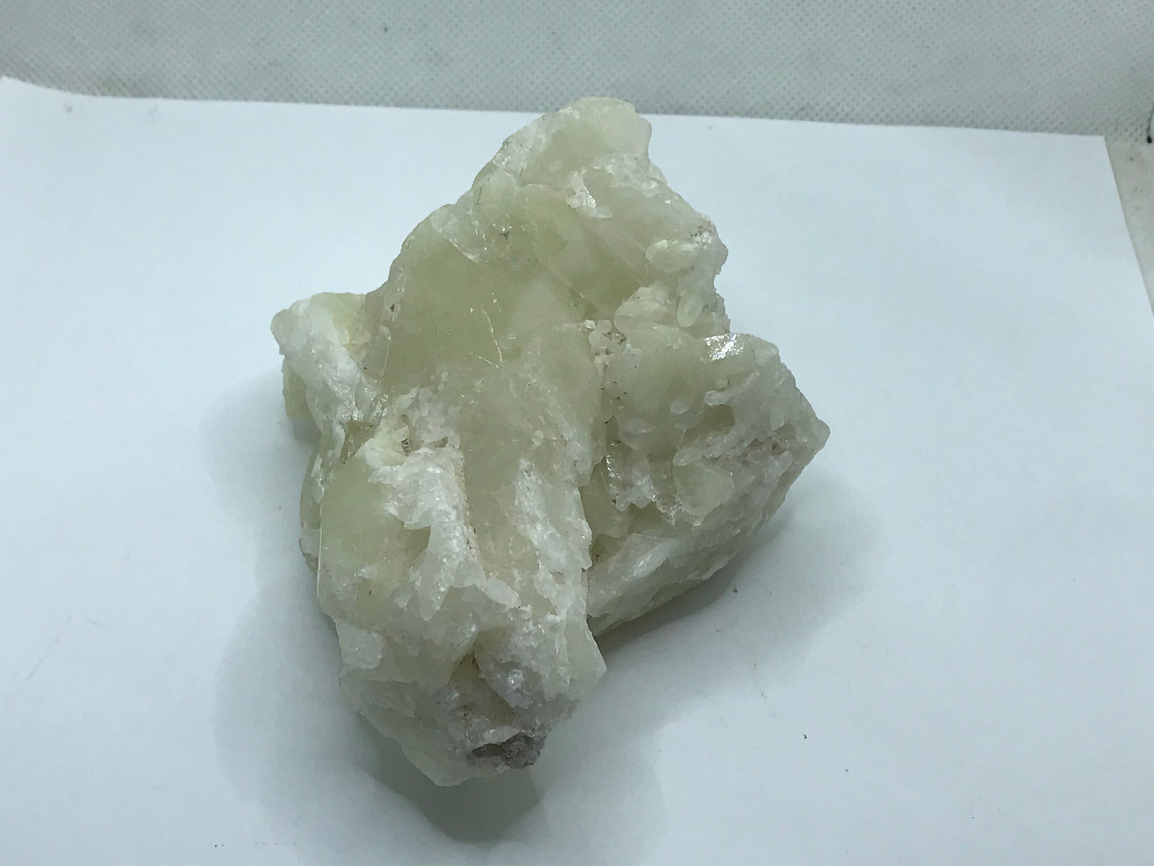Sulphur Quartz – Crystal and fossils