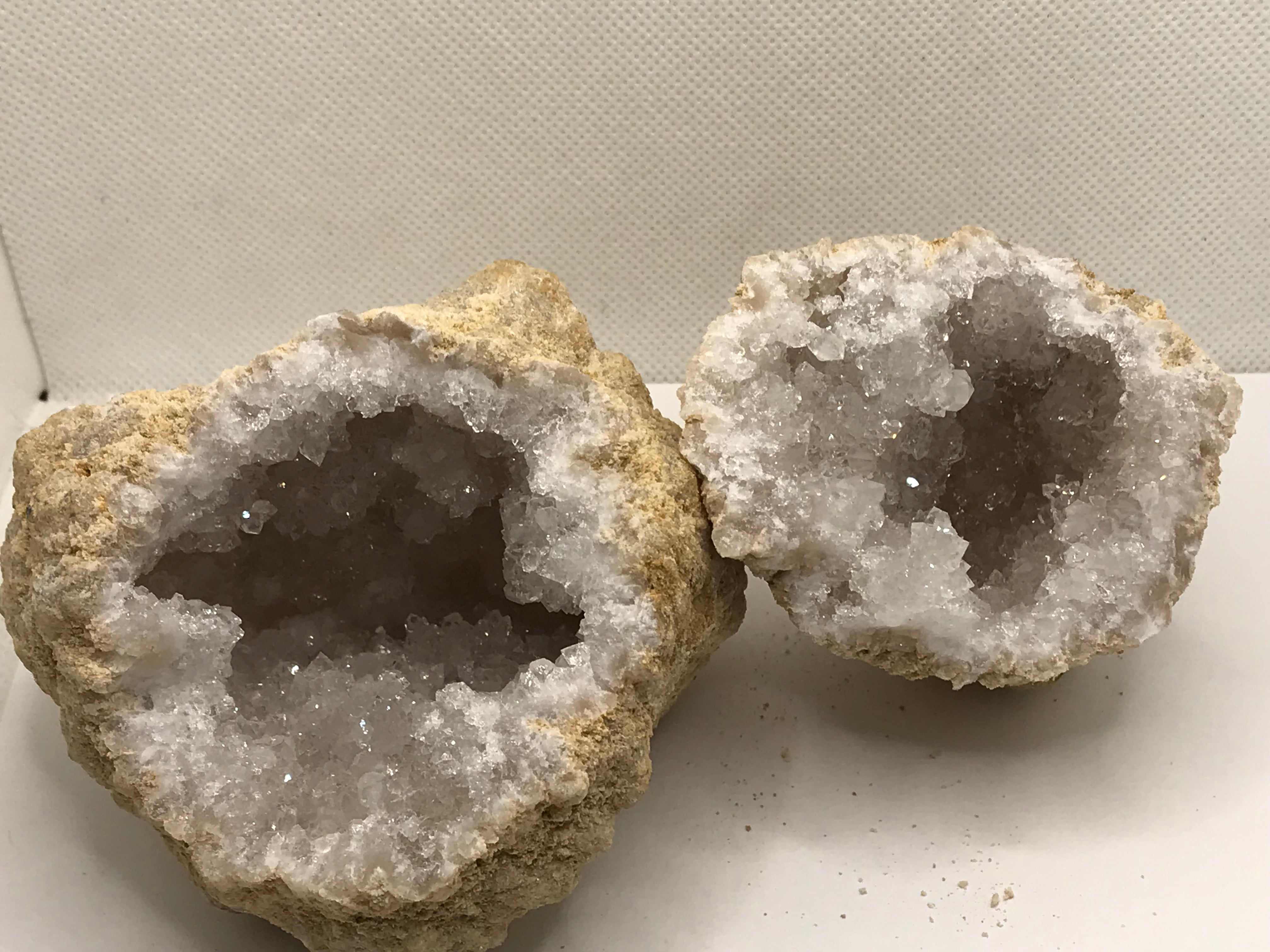 Quartz geode – Crystal and fossils