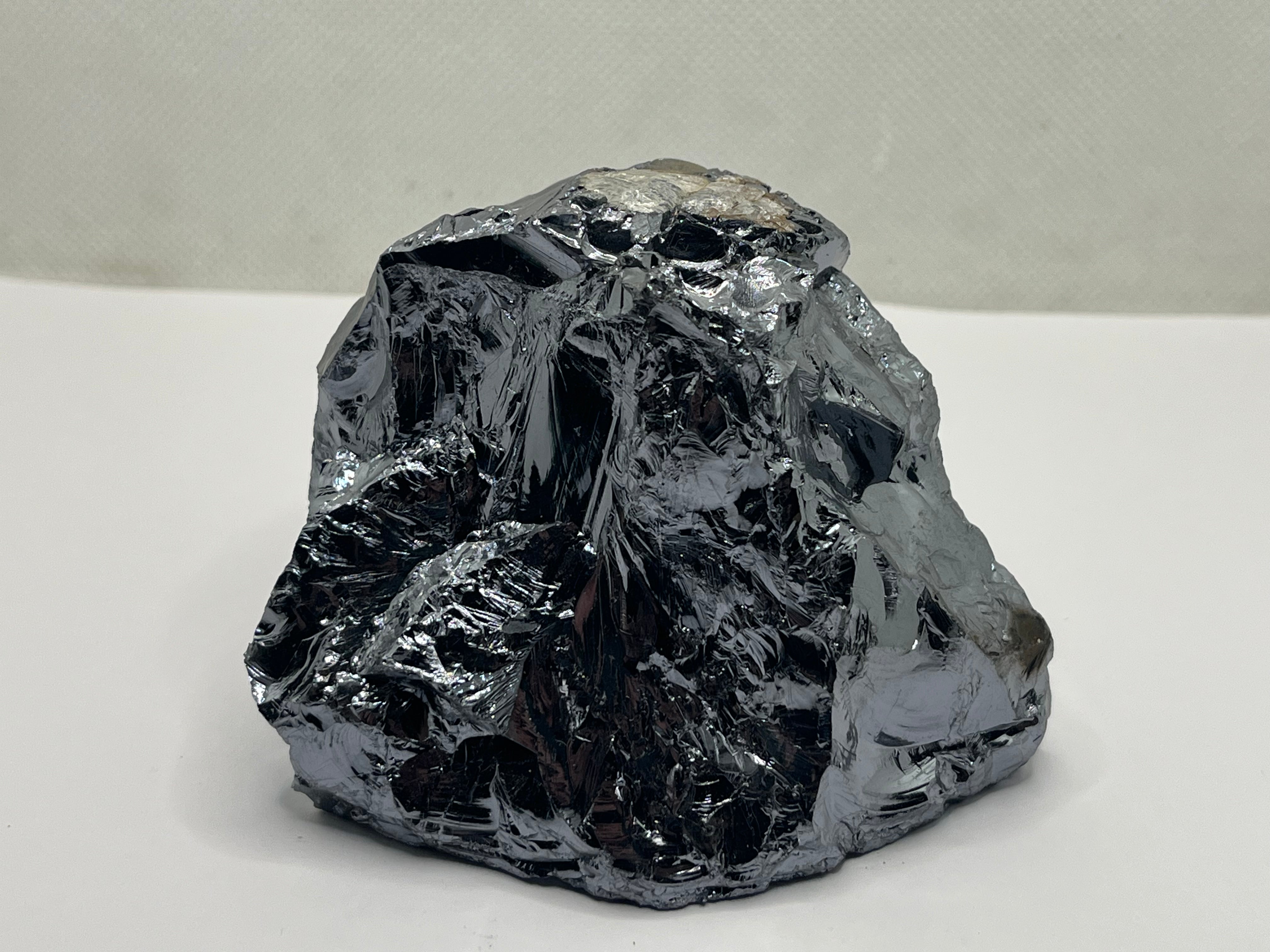 Silicon – Crystal and fossils