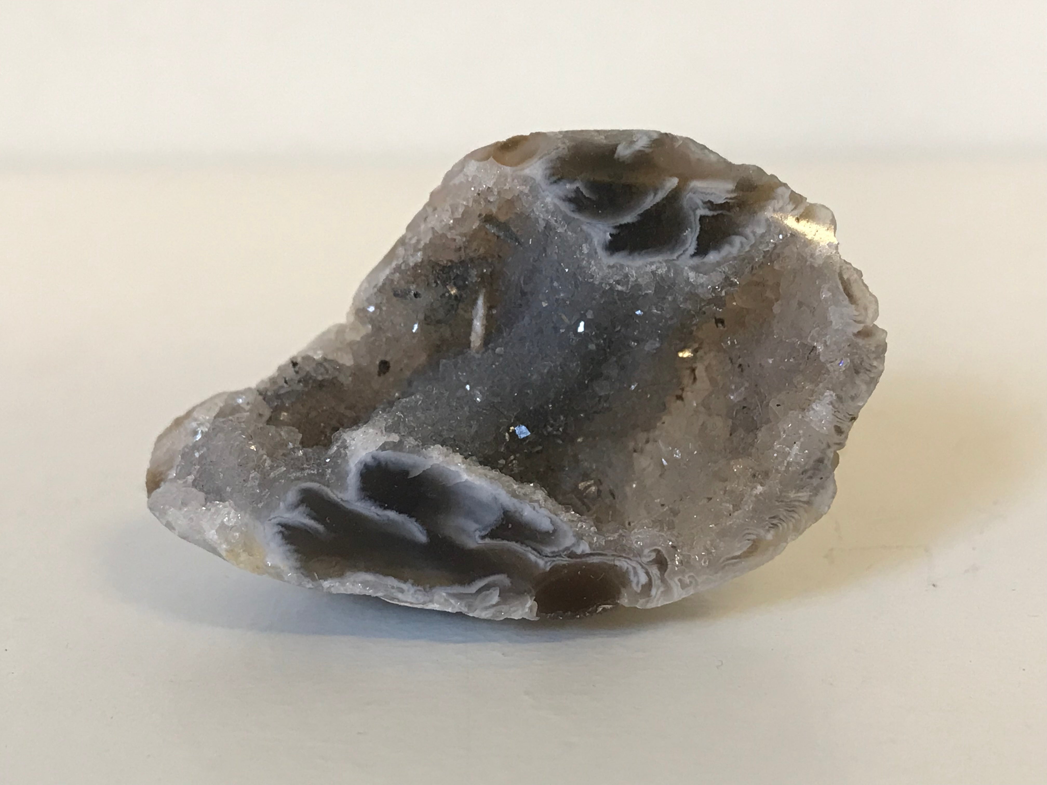 Mini half geode – Crystal and fossils
