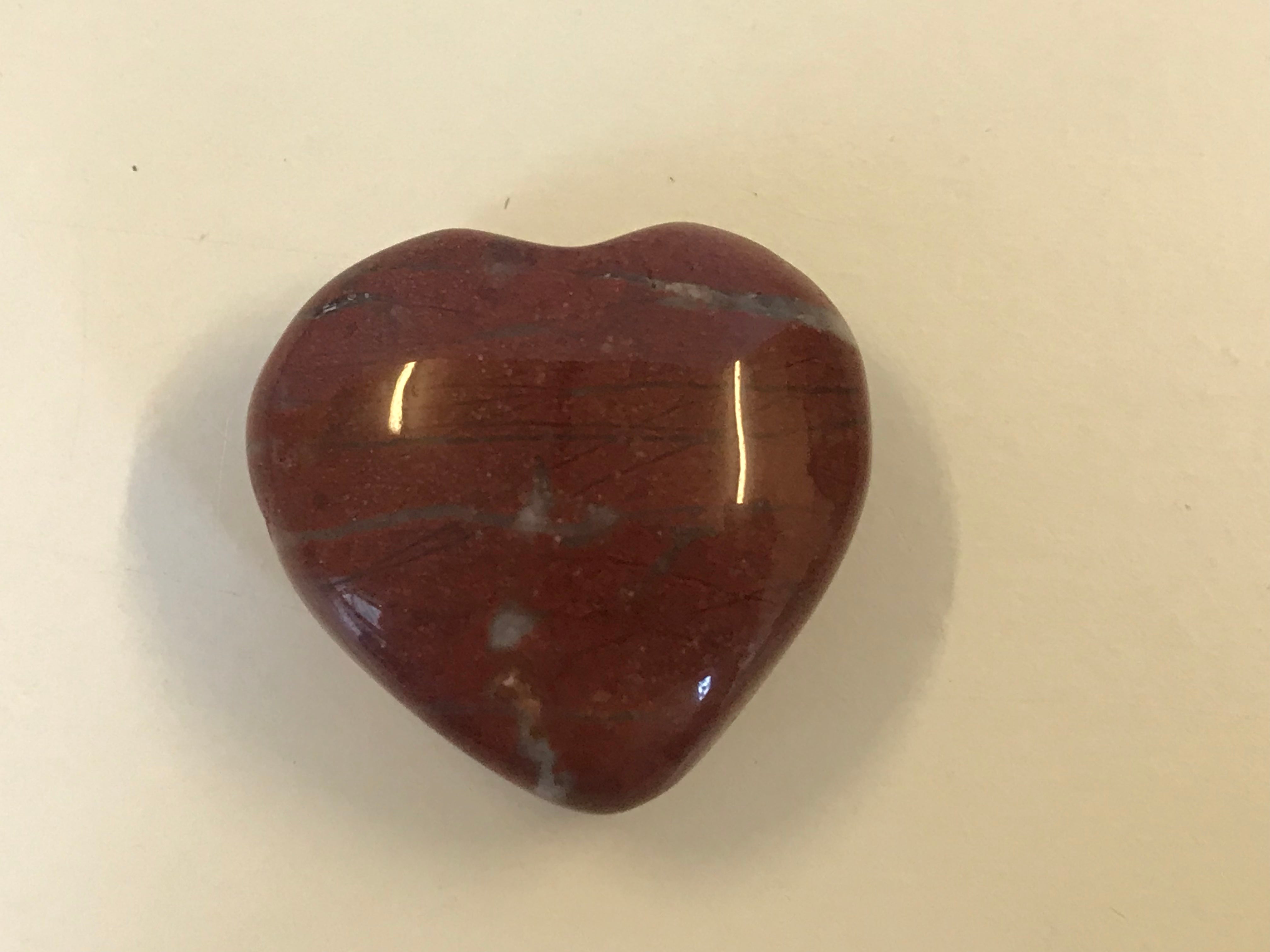 Red jasper carved heart – Crystal and fossils