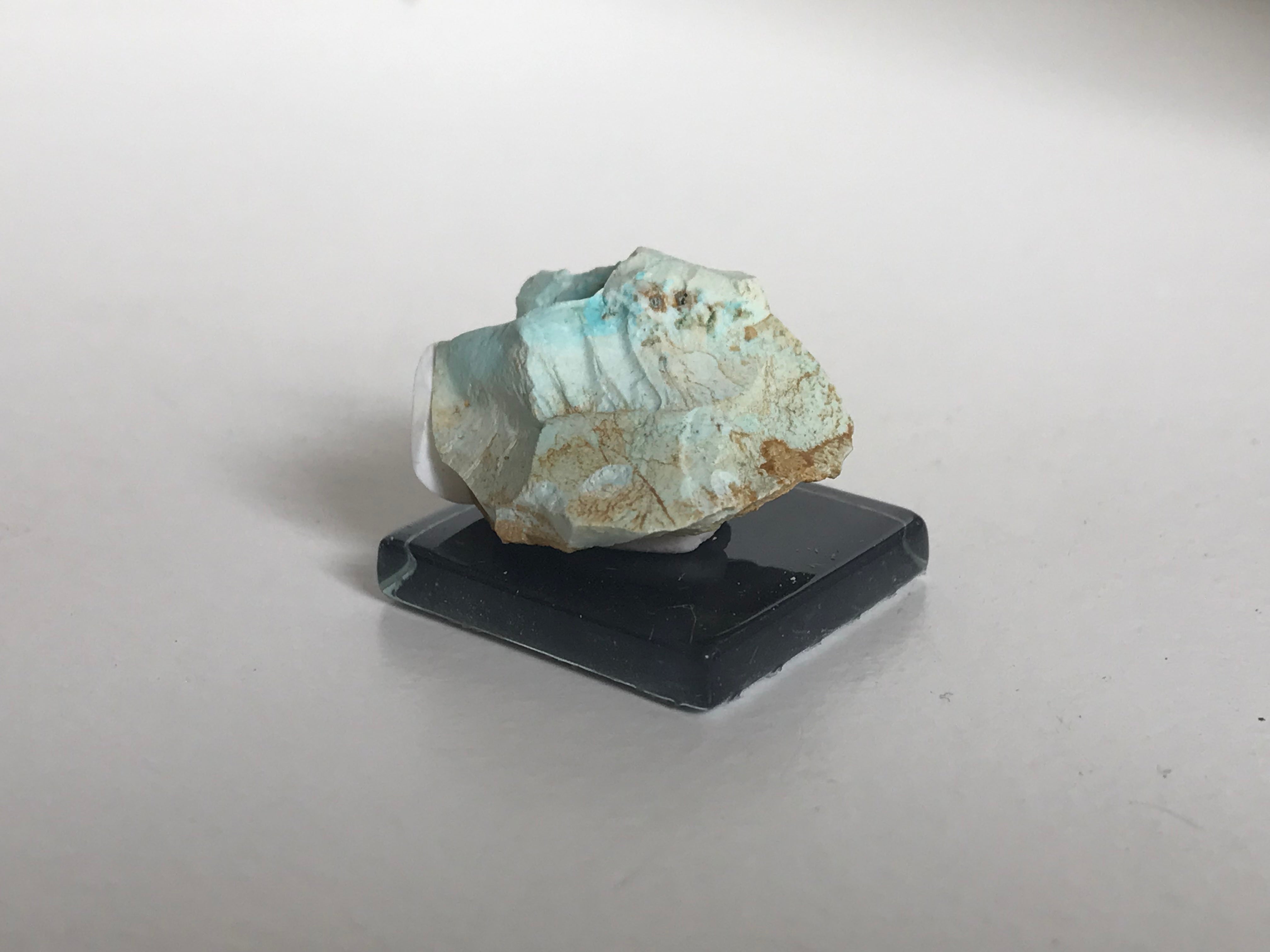 Gibbsite – Crystal and fossils